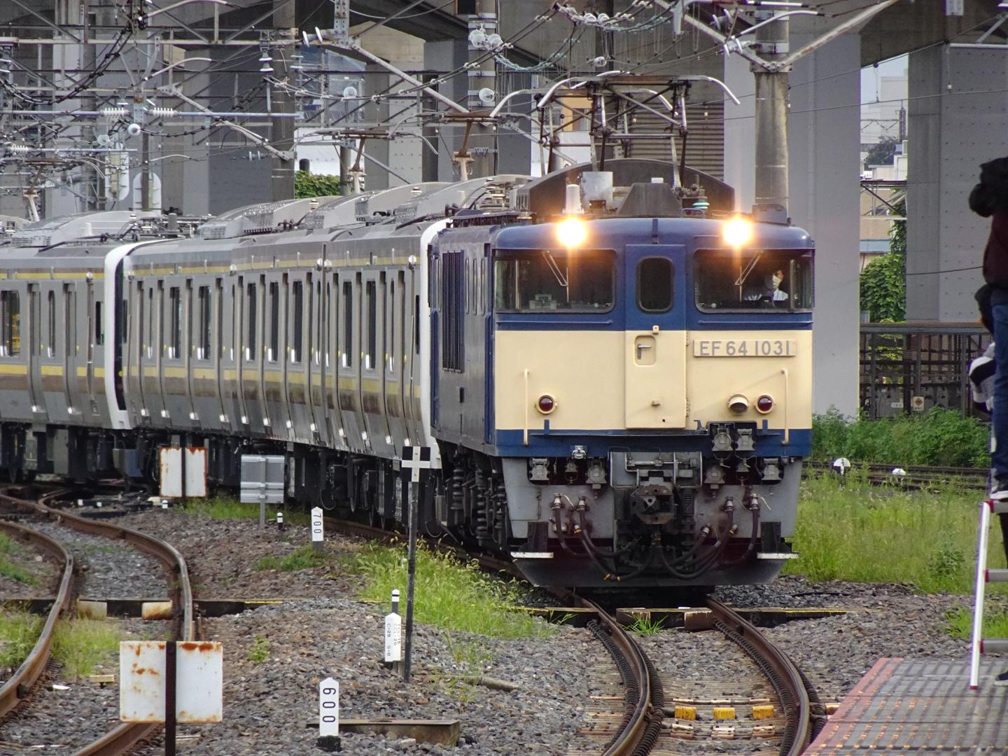 [E131系配給輸送] EF64型 1031号機 宇都宮・日光線E131系（TN5編成&TN6編成）をけん引して大宮駅11番線に入線＆発車する 2021/09/06｜トレインユーチューバー